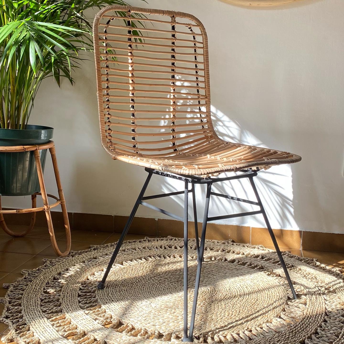 Silla de mimbre y hierro Akros - Decoramuss